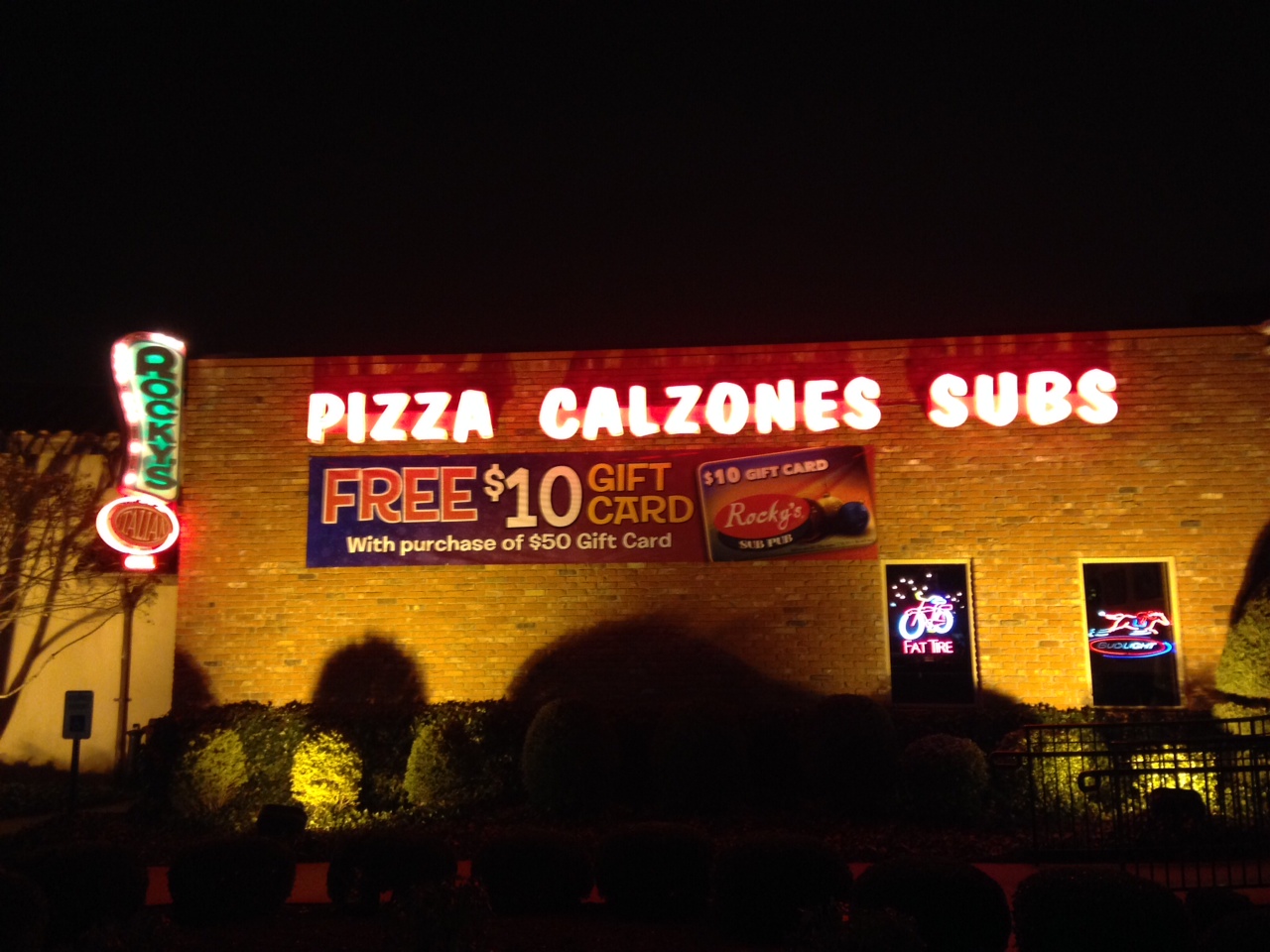 Pizzeria Signs Play Important Role in Advertising